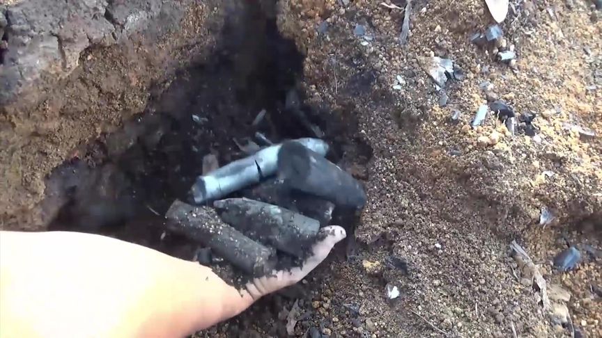 最原始的木炭制作方法:户外泥窑烧制木炭,增强野外动手能力!