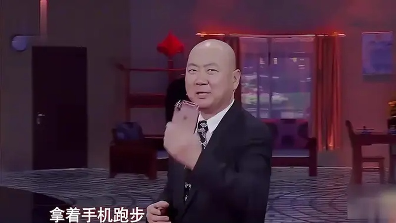 春晚:郭冬临小品《苦恼的排名》笑翻全场!微信运动还要拼装备
