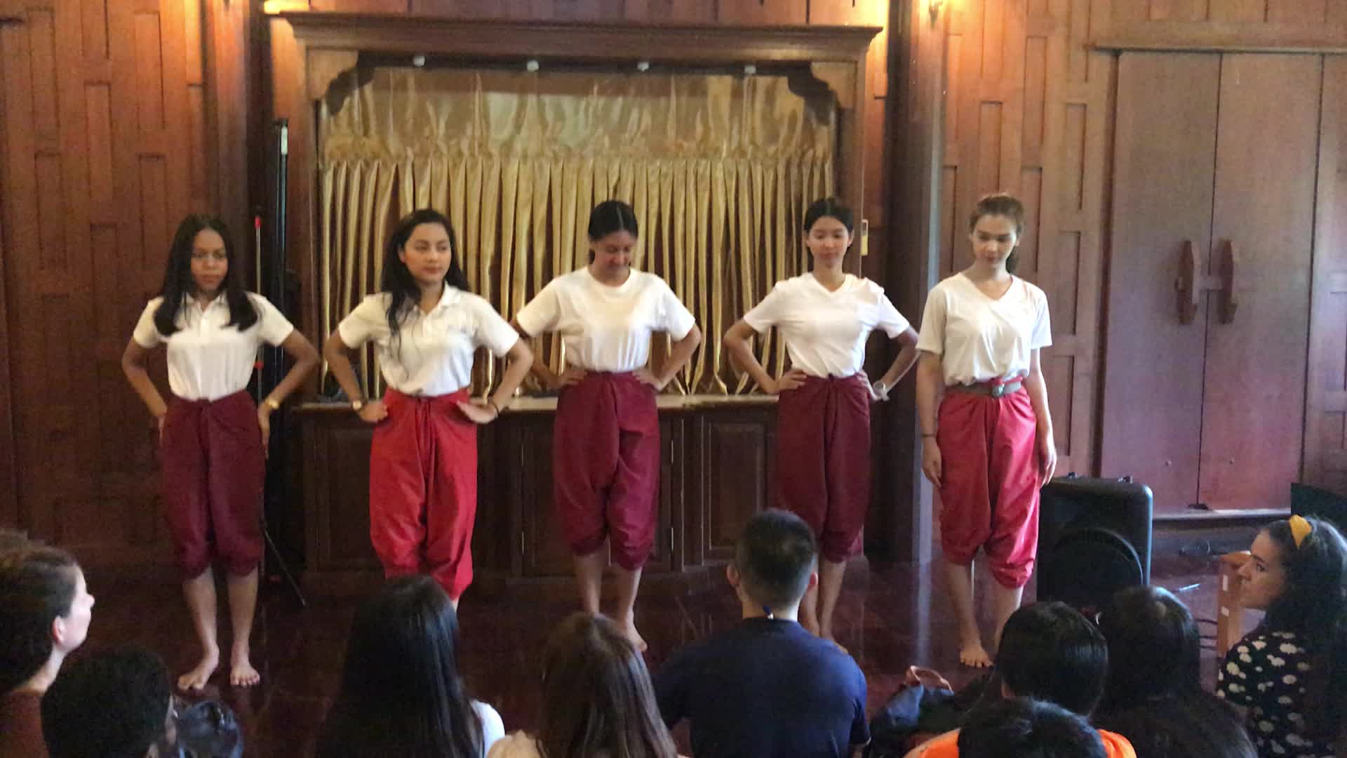 泰国传统舞蹈,你能学会哪一种?#我的旅行日记#