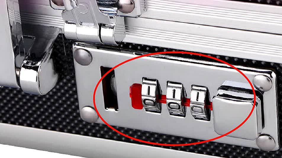 行李箱忘了密码?教你一个小妙招,不需要花钱请师傅!实用还省钱