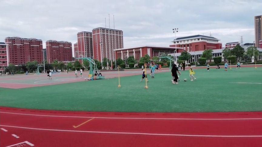 丰富多彩的校园生活