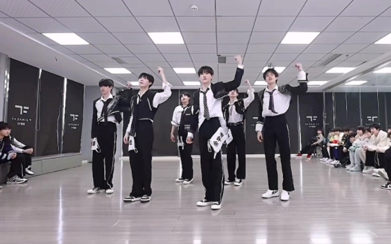 【TF家族】《Gee》练习室版丨舞蹈丨2023新年音乐会--瞬间 联排