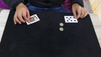 为什么硬币会自动转移?纯手法魔术,简单易学,随时可以表演!