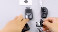 奥迪车钥匙电池更换教程