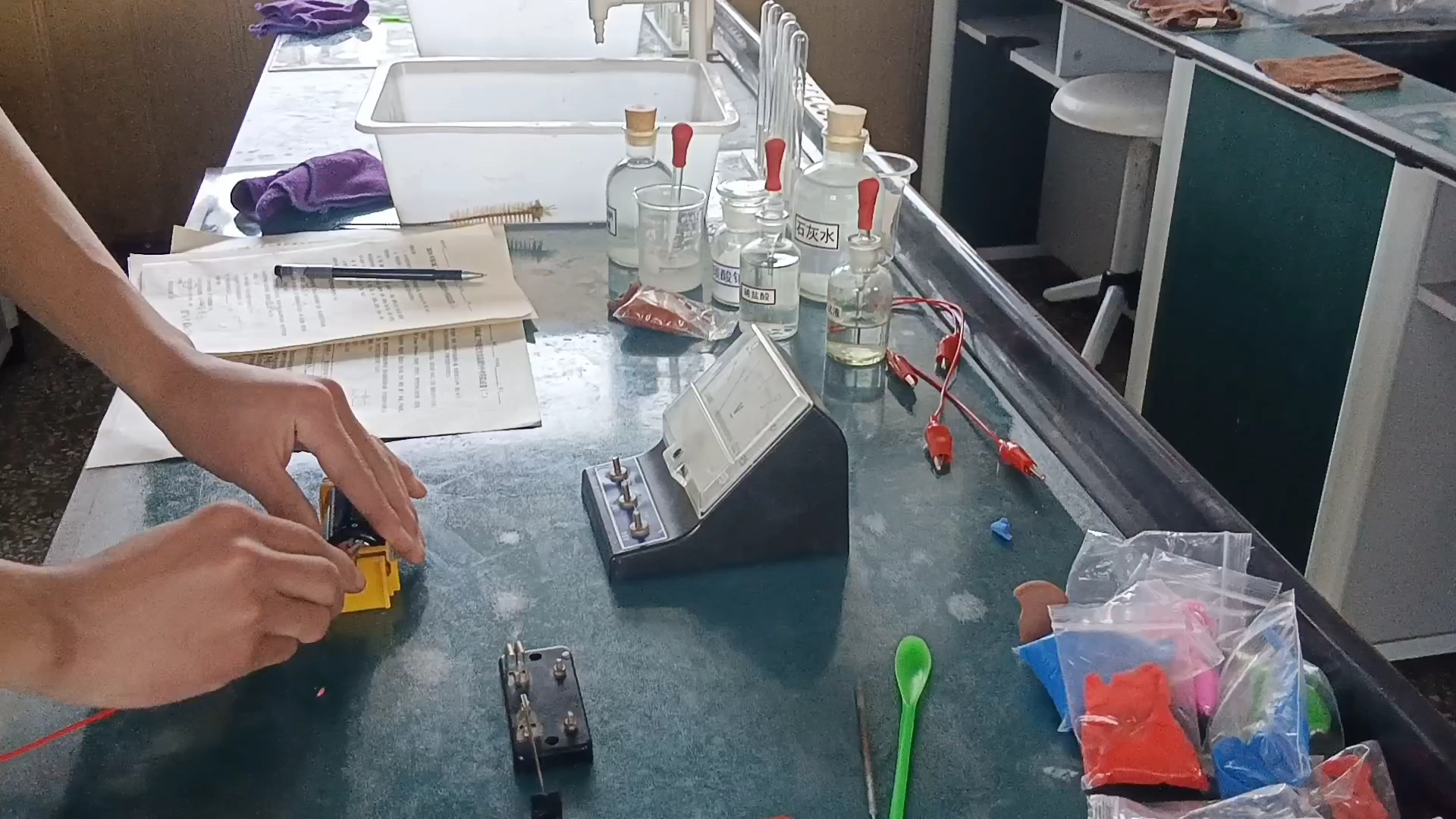 测量一节干电池的电压