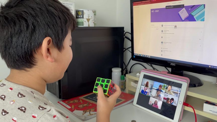 网课上给老师和同学恢复魔方,发个原视频。