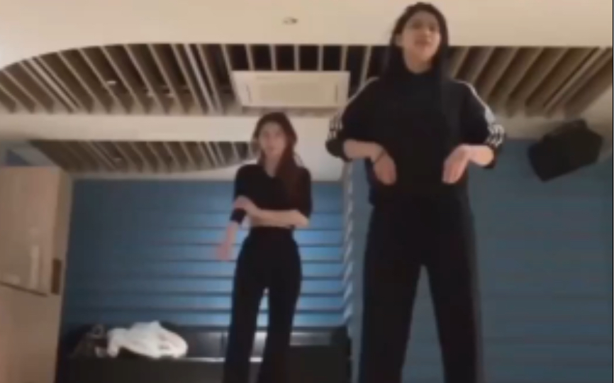 【ITZY】感受一下劲舞团成员炸裂的核心力量