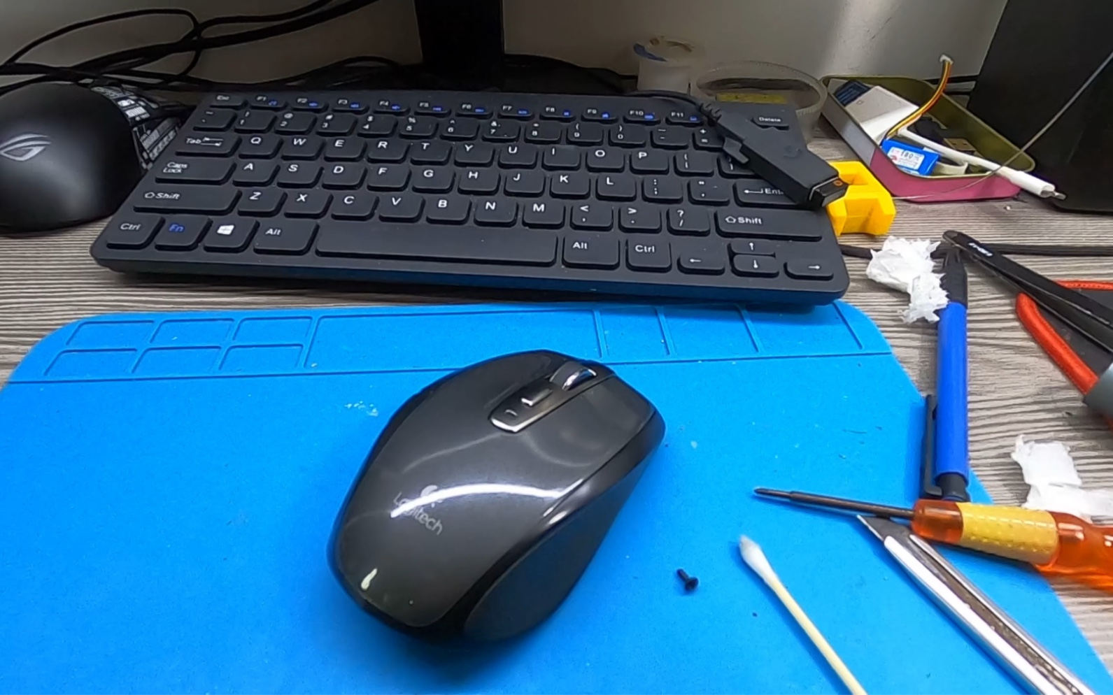 罗技mx anywhere 鼠标拆解更换欧姆龙贴片微动 gpw g900 g903侧键同...