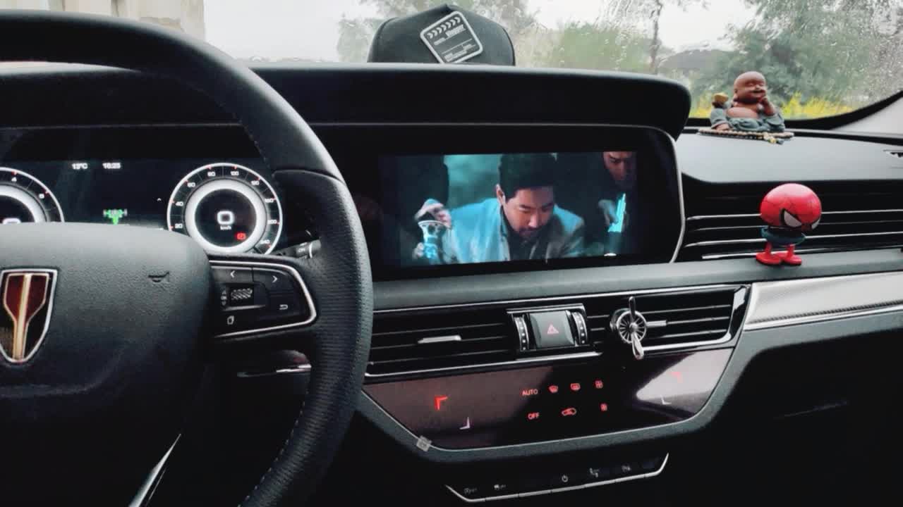 等人时候追追剧也是不错的,视频播放器各种格式轻松解码,就连MKV也...