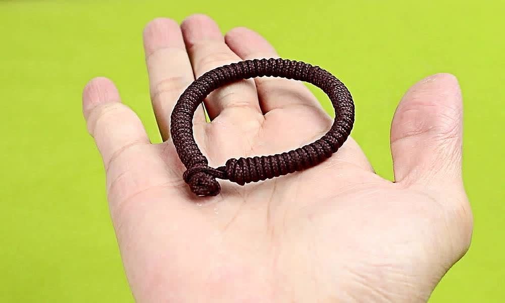 编绳教程:姑娘们还在花钱买手链?用.