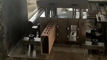 数控矩型管冲双排货架～