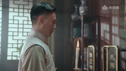不可能完成的任务:杨老板反复仅唱一句戏词,此举背后必有深意