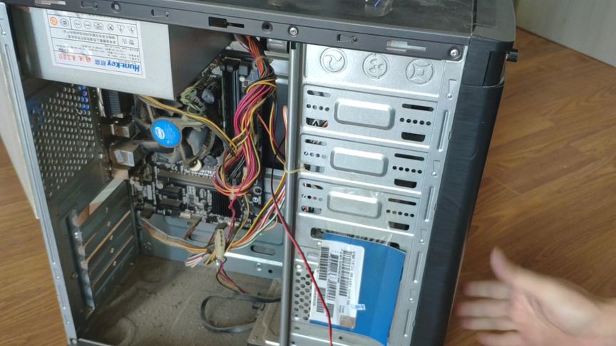 电脑偶尔能开机偶尔不开机,有可能是这里的问题,一块钱就能修好