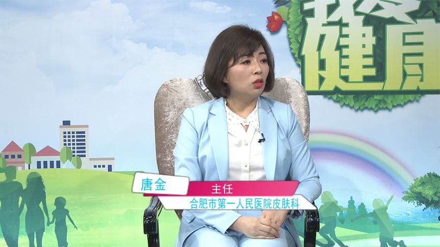天天这样吹头发,头发不掉才怪,如何正确使用电吹风?专家来教您