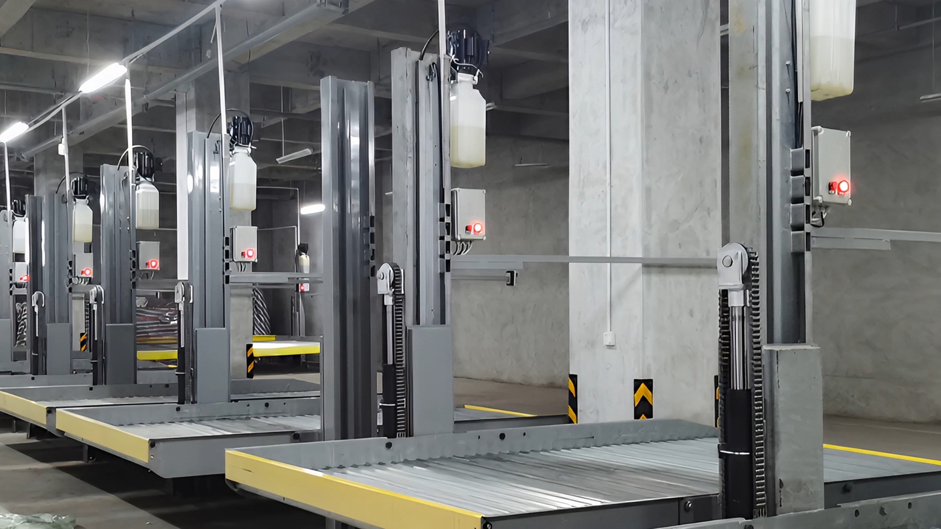 ...升降垂直机械停车场租用 三层立体停车库租赁 两柱机械停车位过规划