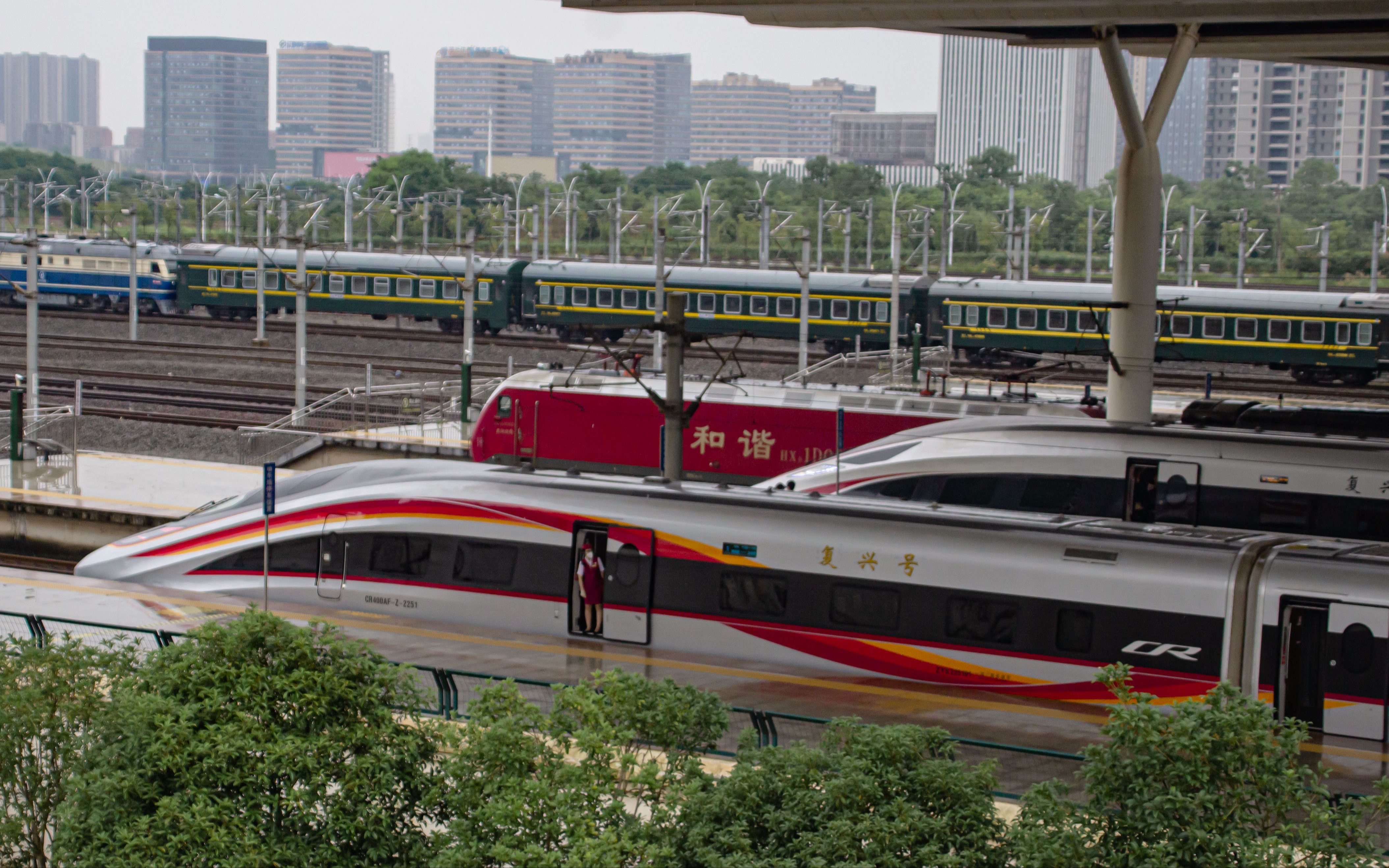 复兴号智能动车首次亮相南昌!京昌标杆G86/5南昌西出站