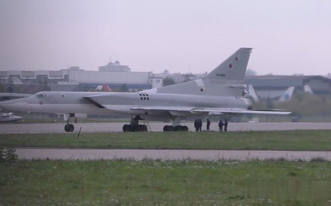 Tu-22M逆火战略轰炸机