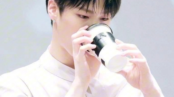 溺亡在春风里的生长痛