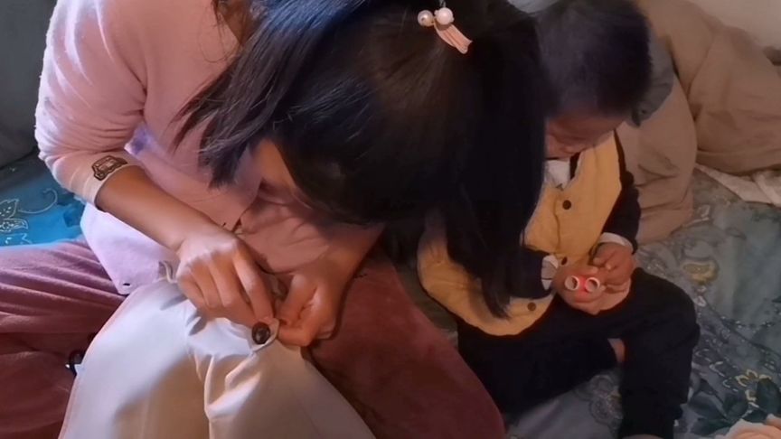 缝衣服我可是认真的,有没有同款做针线活的呢