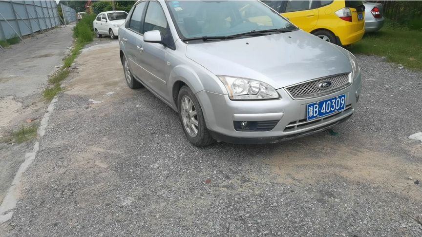 07年福特福克斯,自动挡,天窗,手续齐全,无事故,随时过户