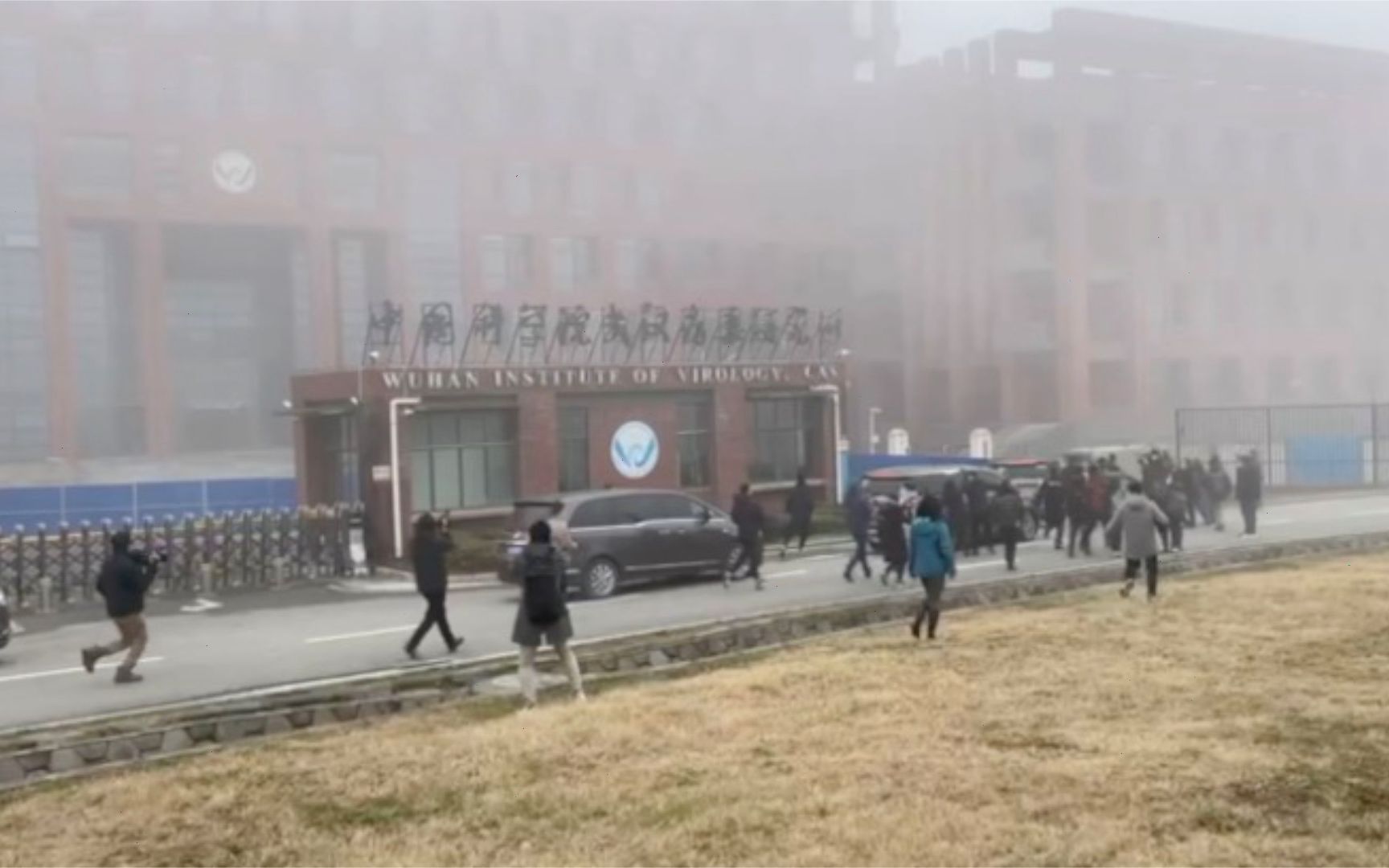 中国—世卫组织联合专家组走访中科院武汉病毒研究所