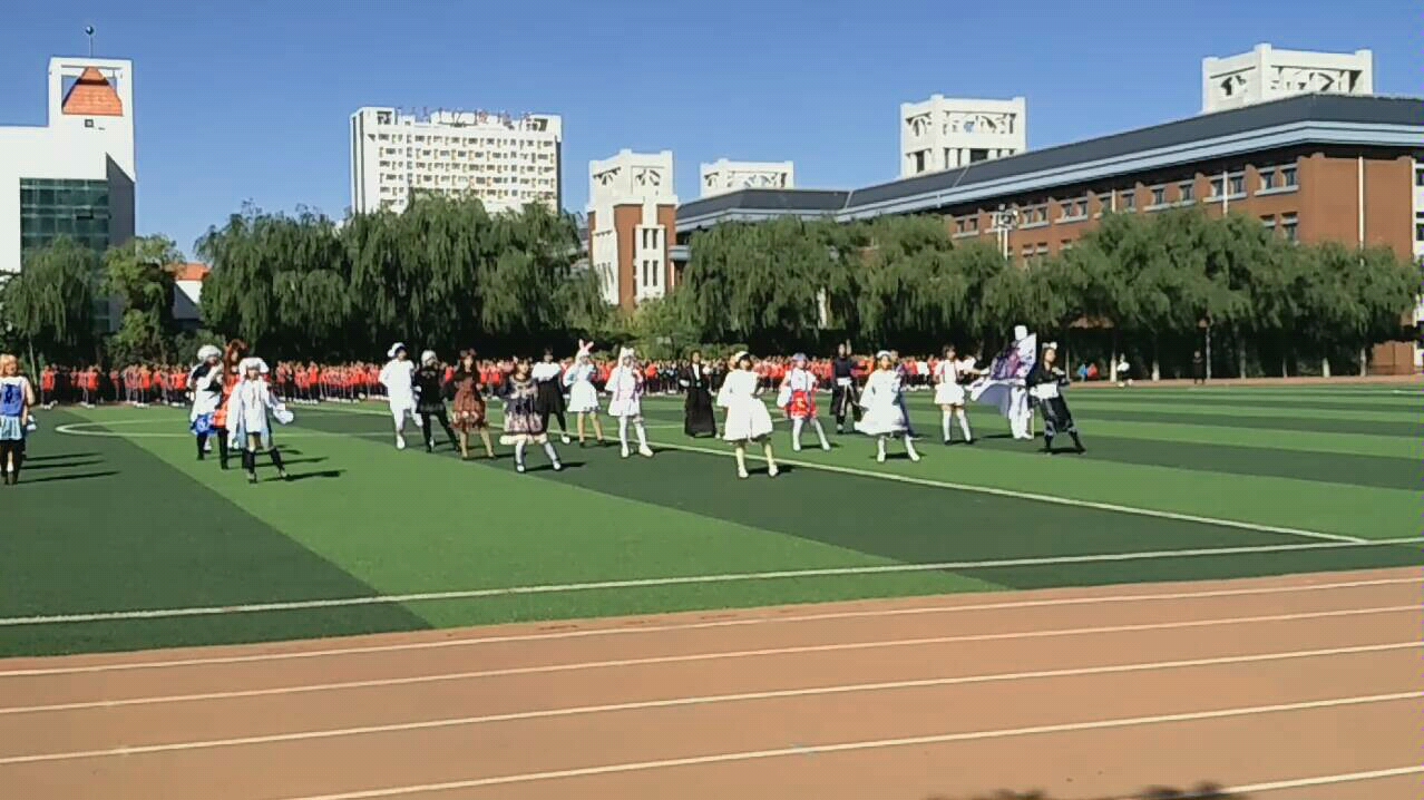 在学校运动会跳恋爱循环?校长╭(°A°`)╮…