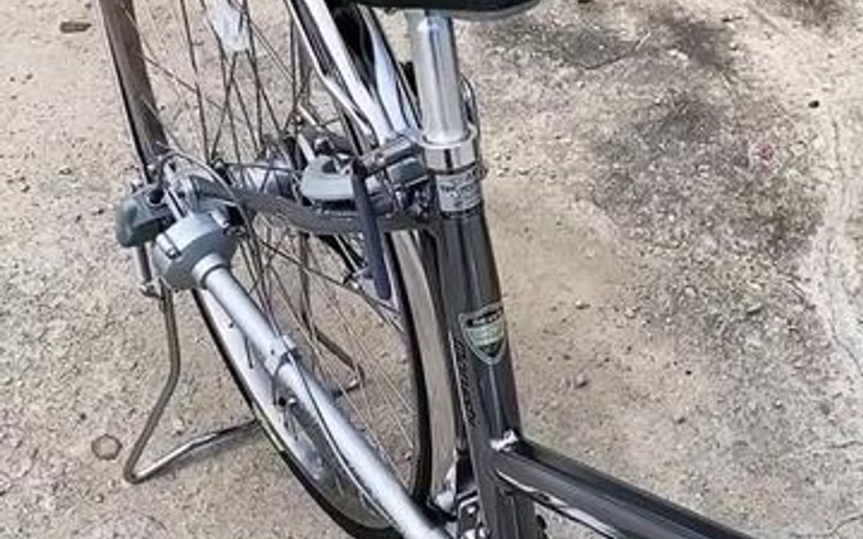 给大家看一款日本传动轴的自行车,经常会有好东西介绍给大家哦