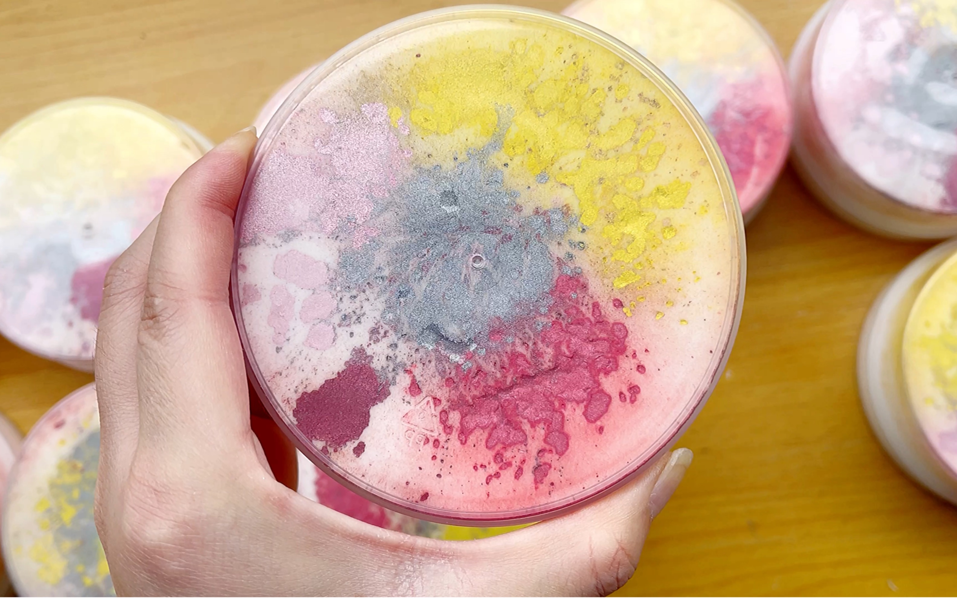 渐渐get到闪粉晕染的妙处了