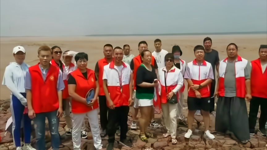 我们是巩义志愿者,我们的宗旨是:奉献爱心,服务社会