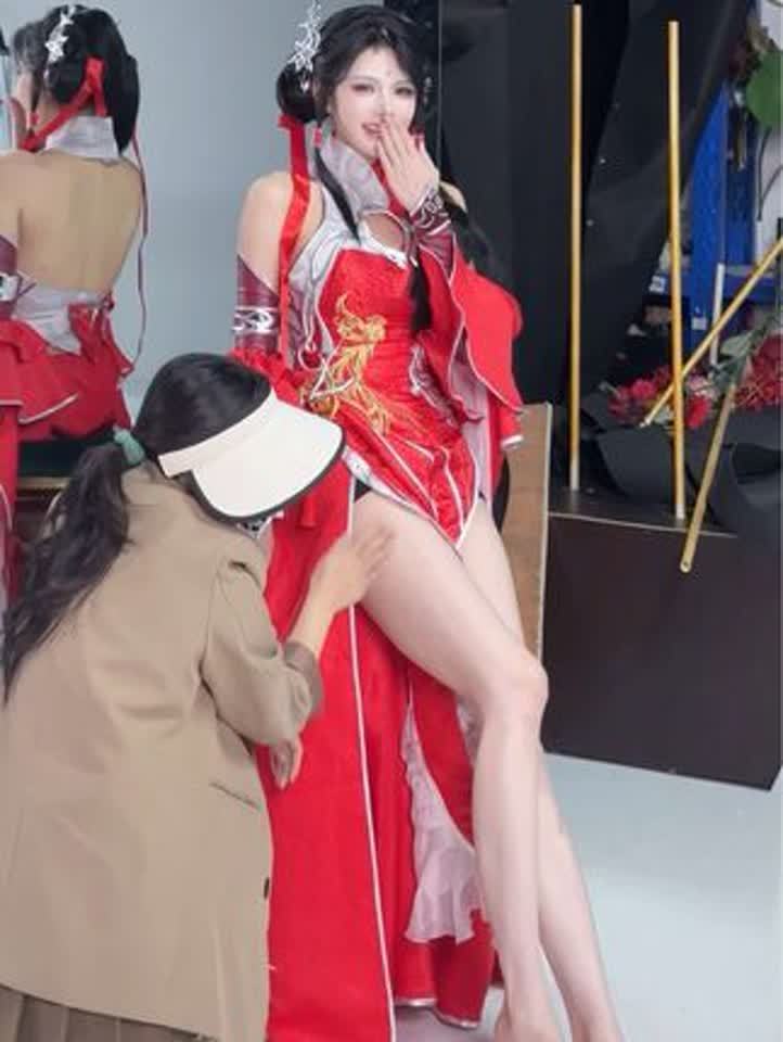 我的擦腿工崩溃了说要辞职了火灵儿cos完美世界