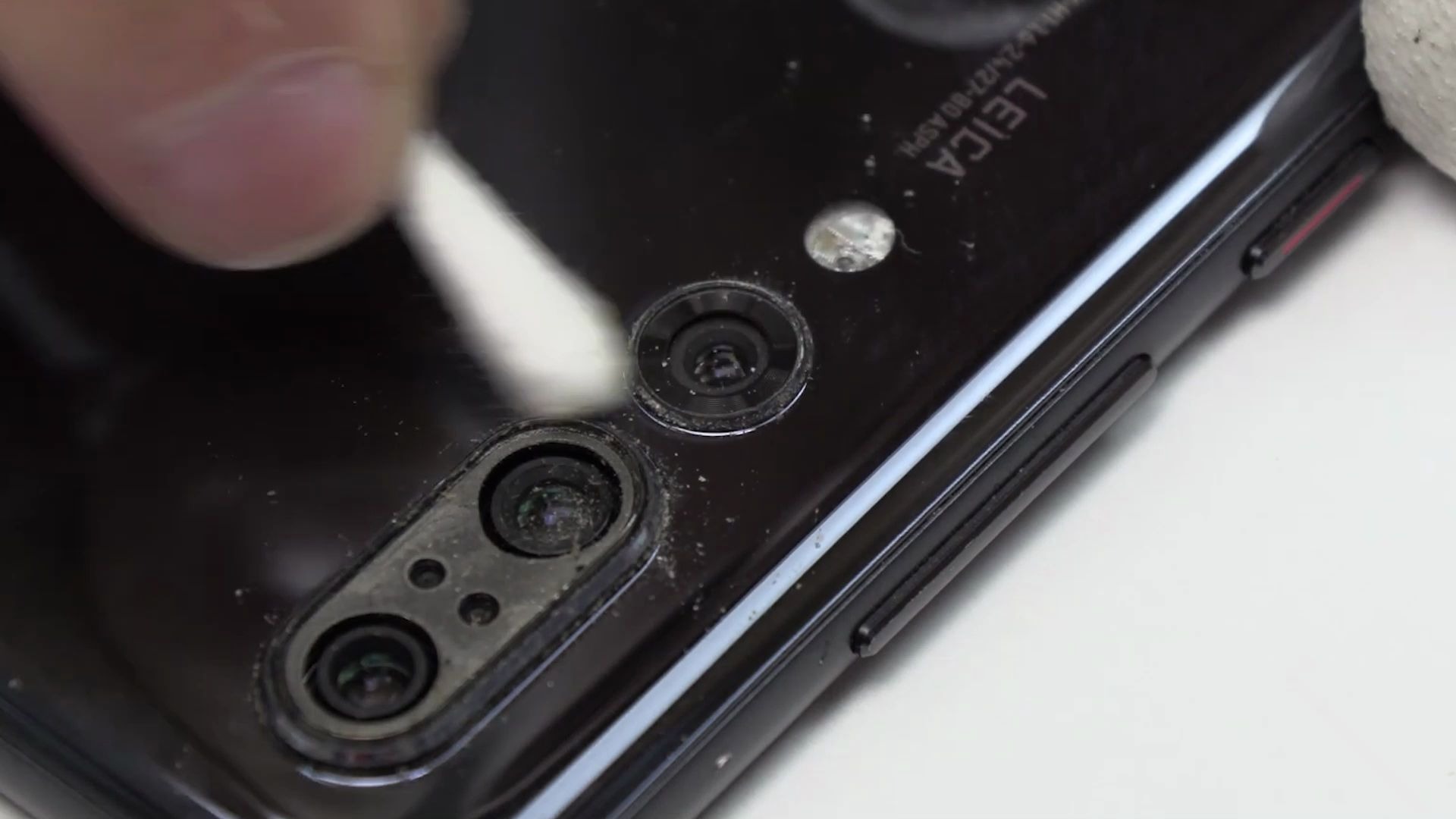 华为P20 Pro玻璃镜头盖更换教程