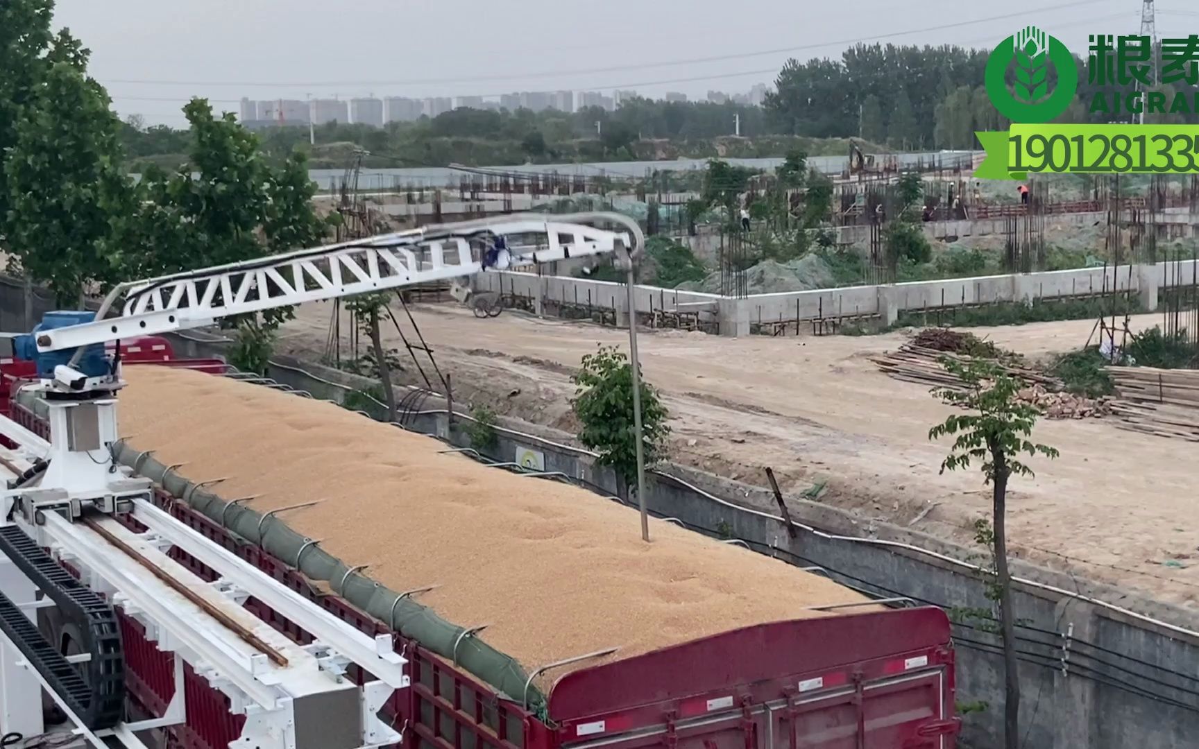 杭州粮泰智能扦样机,单设备负责双车道扦样,高效稳定,取样仅需3分钟