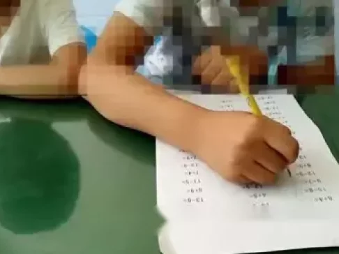 小数童数概念 珠心算男孩四年级后