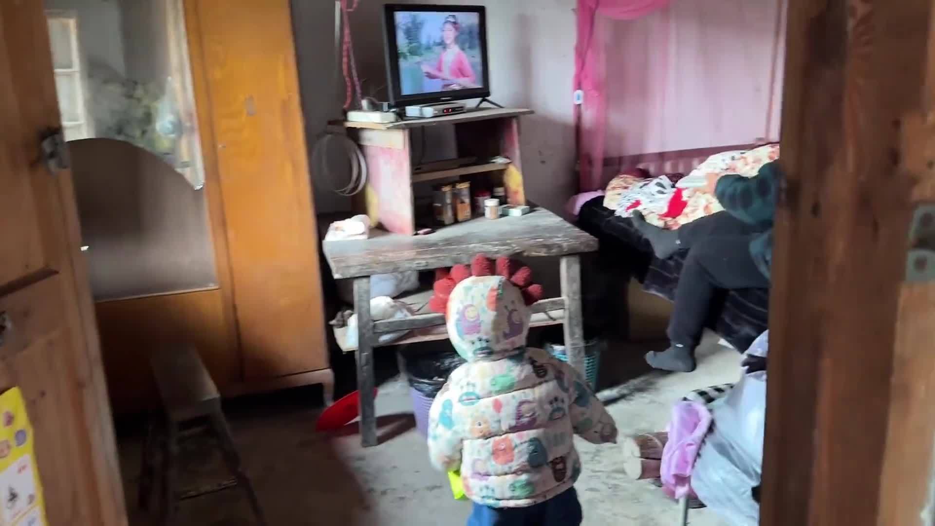 李悟和老太玩的开心快乐