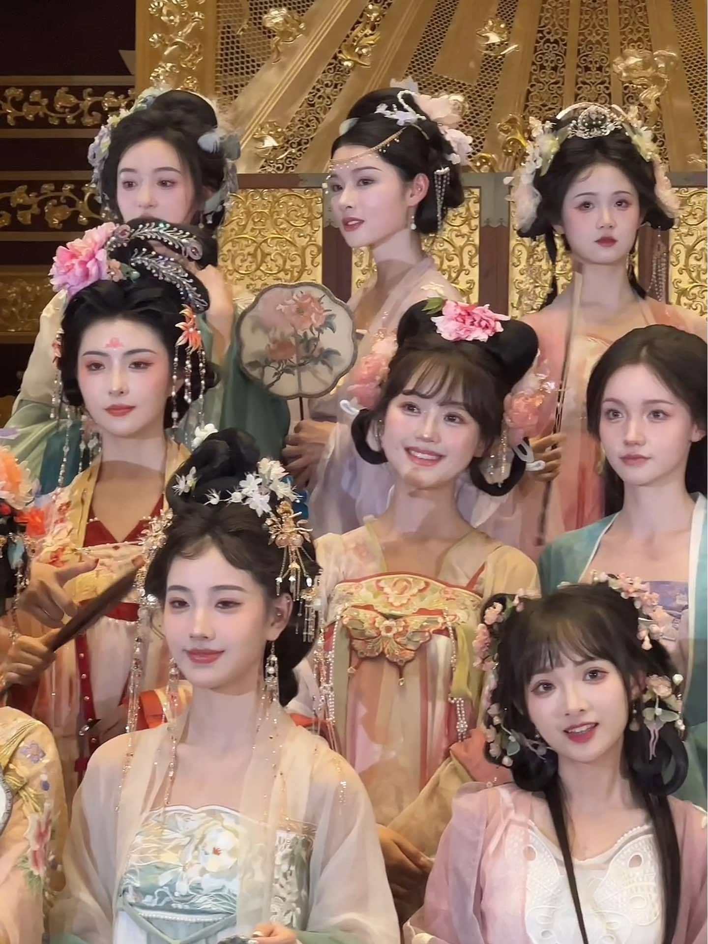 早知道女大学生这么好看,我就上大学啦,可惜我连高中都没上 初中也没...