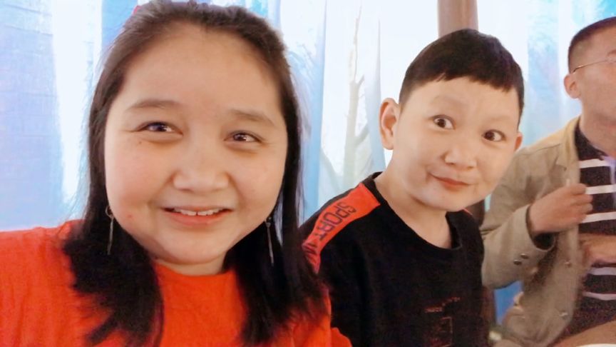 小个子夫妻又认识了两位新朋友,残疾人认识是缘分,以后一起努力