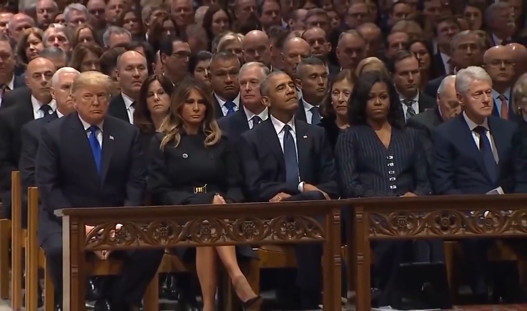 7位美国总统齐聚一堂罕见画面:表面上欢声笑语,实则暗流汹涌