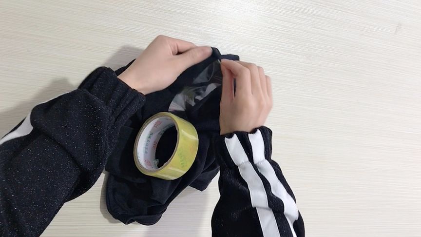 黑色衣服容易粘毛?三个小窍门,轻松去除粘毛,让衣服焕然一新