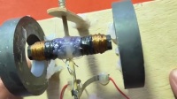 最简单道具演示电机原理,通过磁场和电磁相互作用
