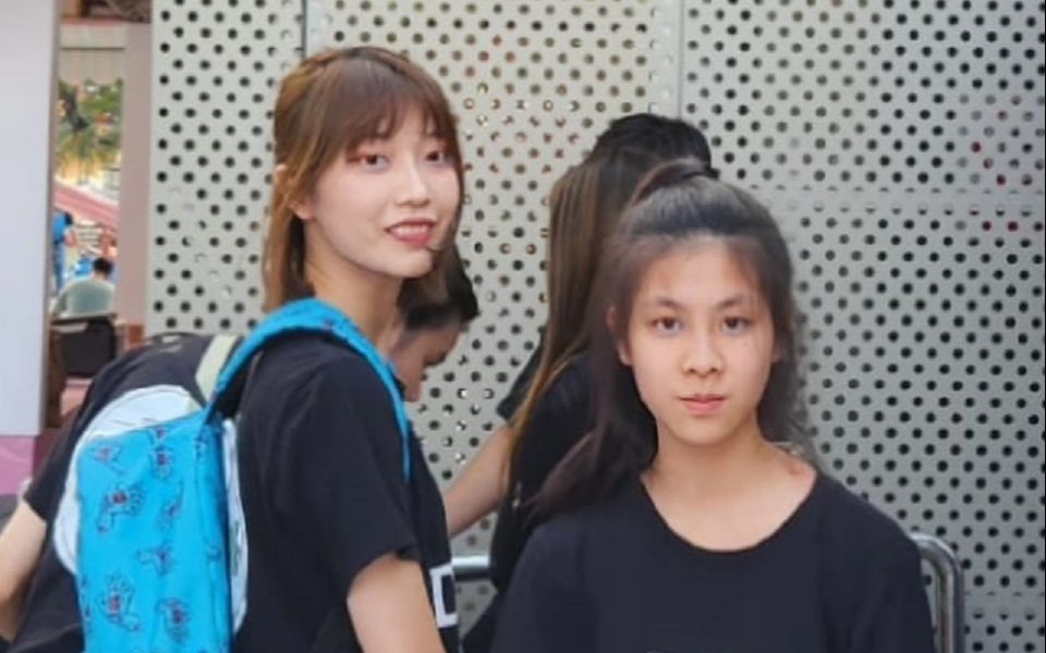 美少女吉他手跟你分享現場表演的最真實一面:「符碌嘢」 千龄/棉花乐队