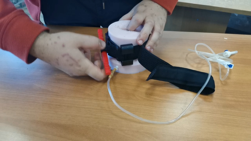 3D打印旋钮的止血带效果演示。