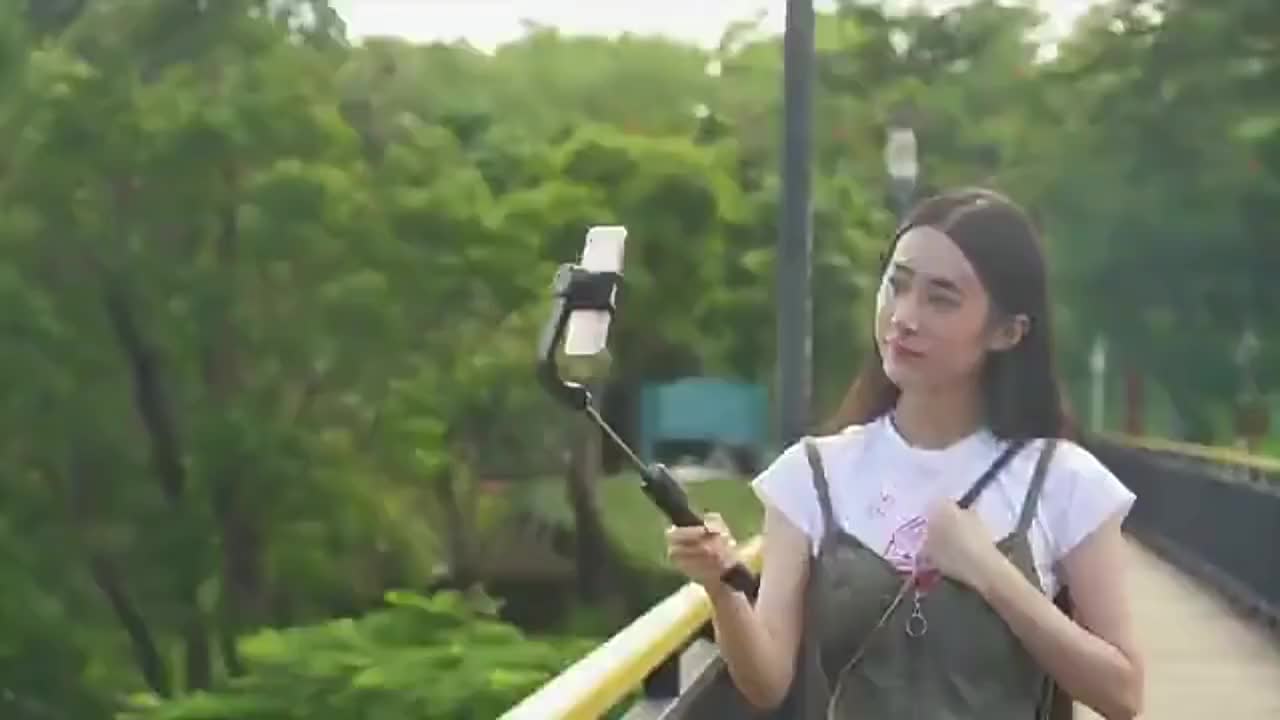 HOT拍照落地稳定器防抖遥控 手持云台自拍杆跟拍神器拍摄手机支架(...