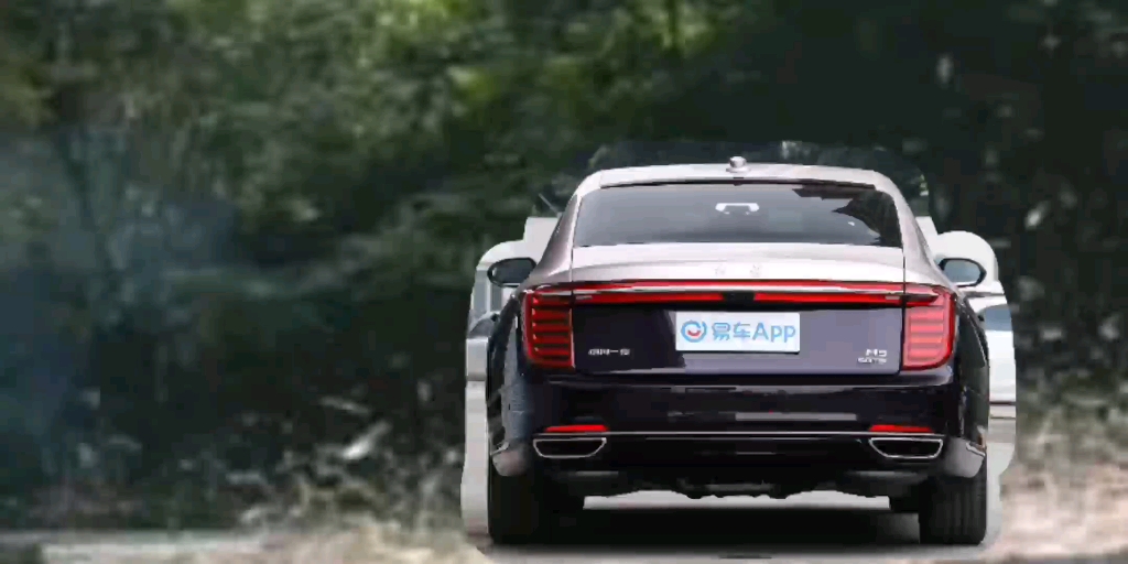 2022款红旗H9 汽车作品 我在听音乐