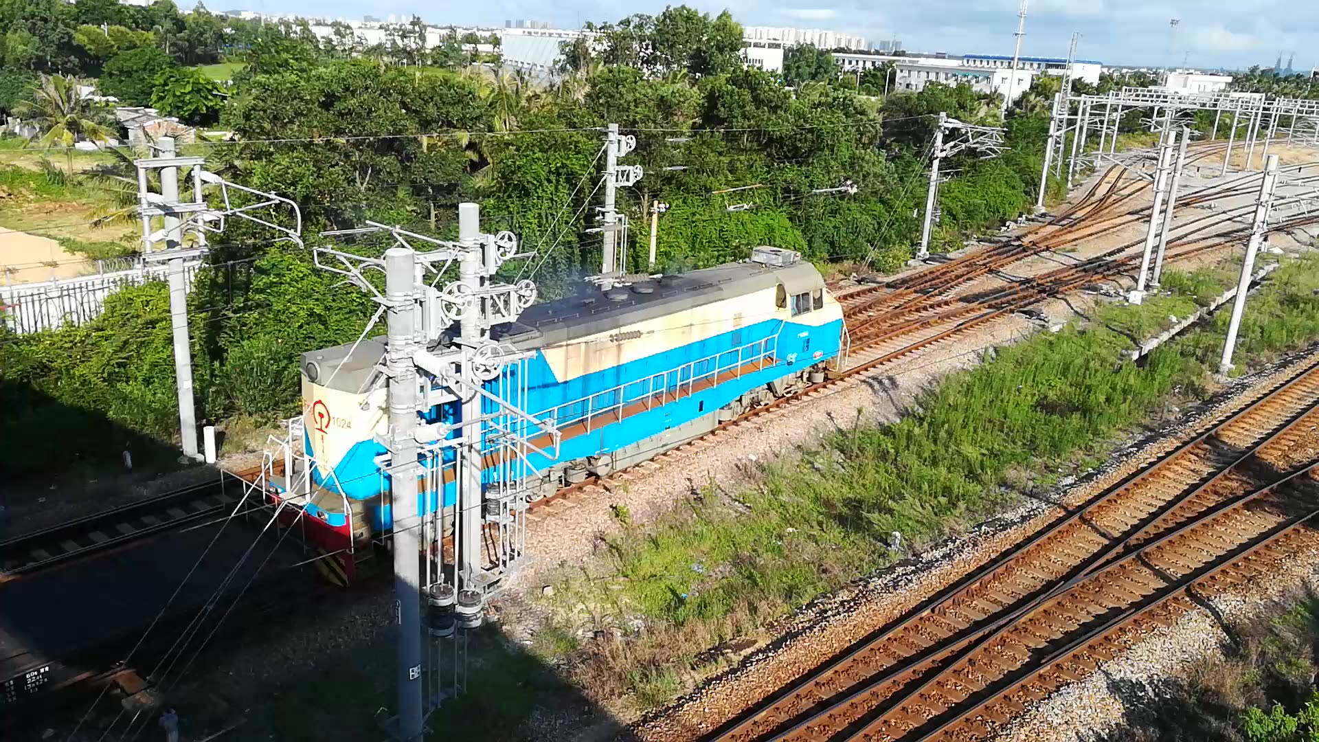 Z385(长春-三亚)南港下船进海口站