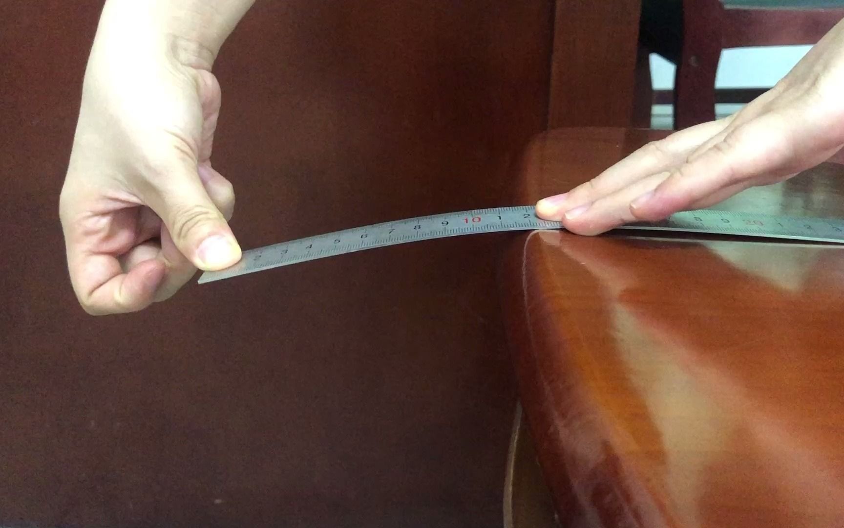 探究钢尺振动频率与伸出长度的关系