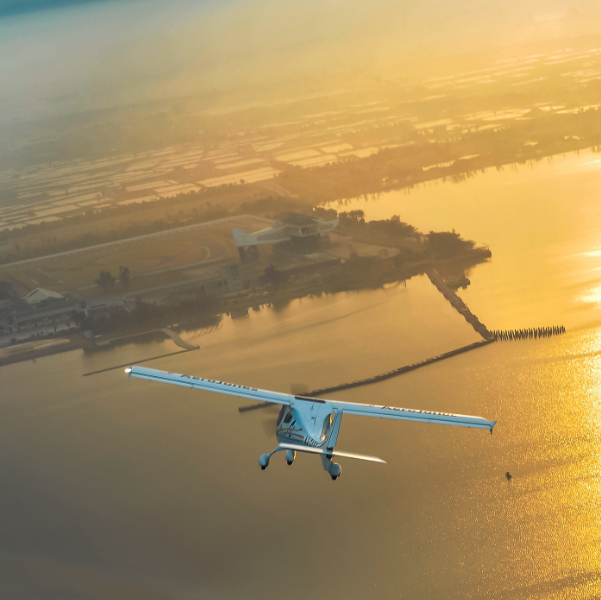 威翔航空俱乐部 