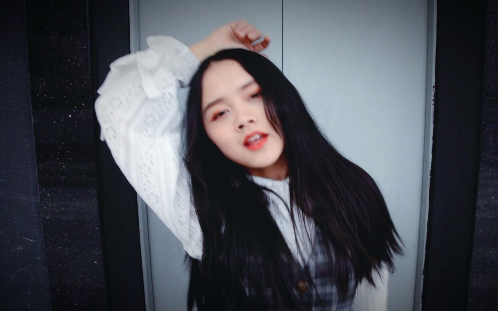【旺仔】BBOOOMBBOOM 00后少女为何在电梯门口蹦迪