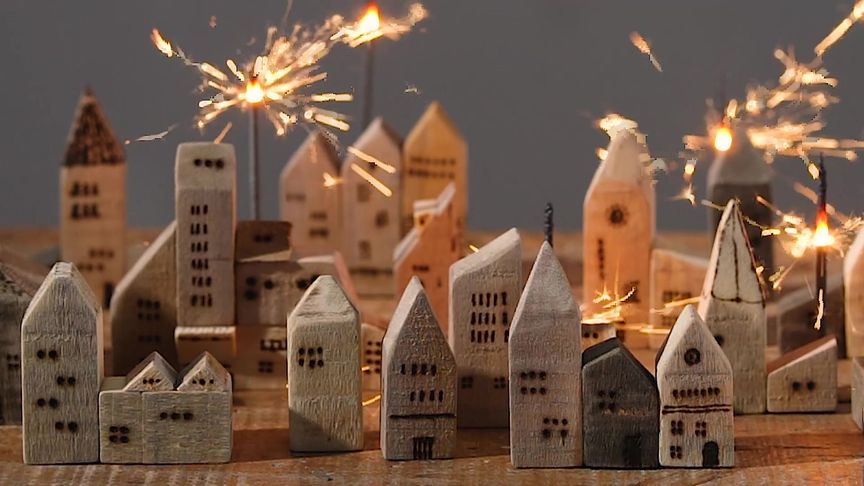 用拆木架得到的木条制作一座小城 #手艺人 #制作过程 #微缩场景