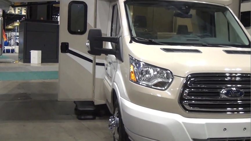 这款福特房车售价25万左右,车内拥有3张床铺,满足4人使用