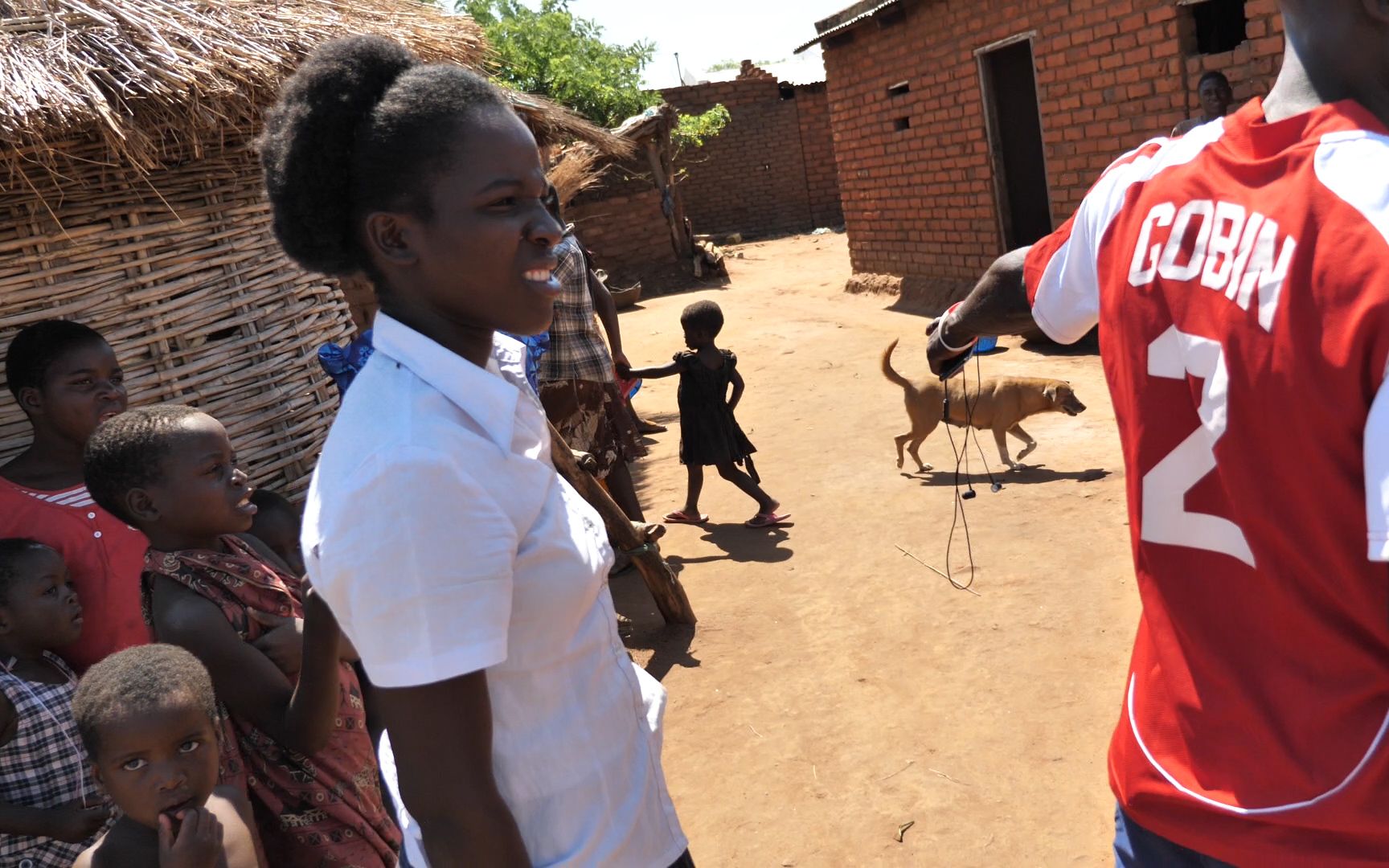 30集:非洲农村粮食不敢卖,高中毕业小姐姐,求中国人找工作【非洲调查...